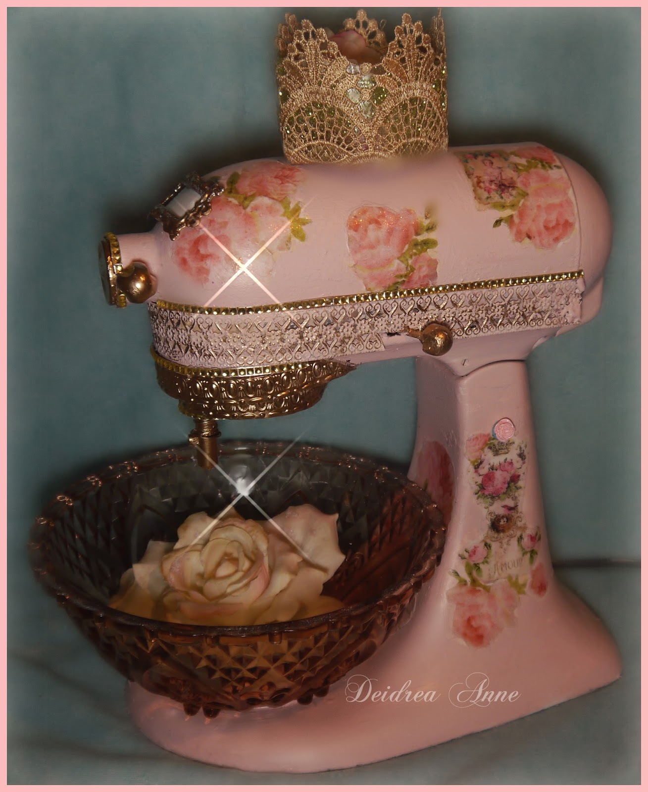 Suzy Homefaker: Holiday Baking Pink Kitchenaid Mixer