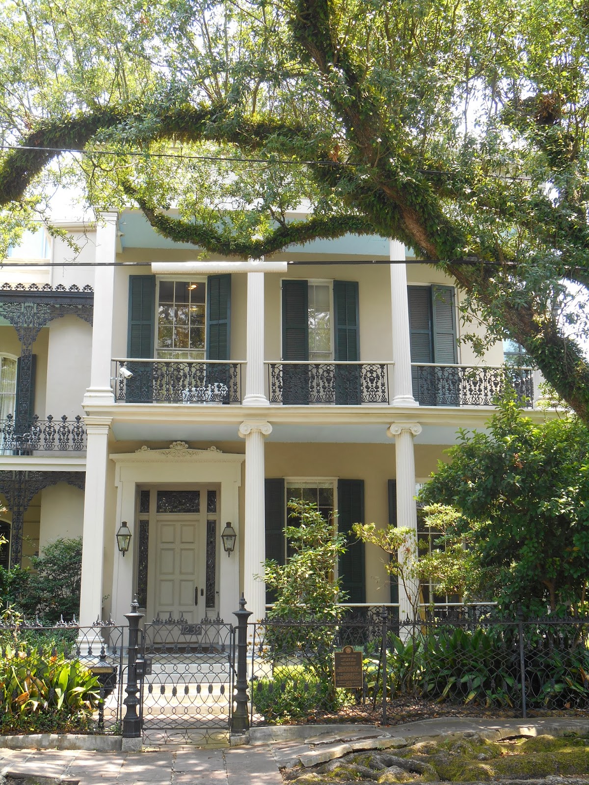 Southern Folk Artist & Antiques Dealer/Collector: Ann Rice's House 1239 ...