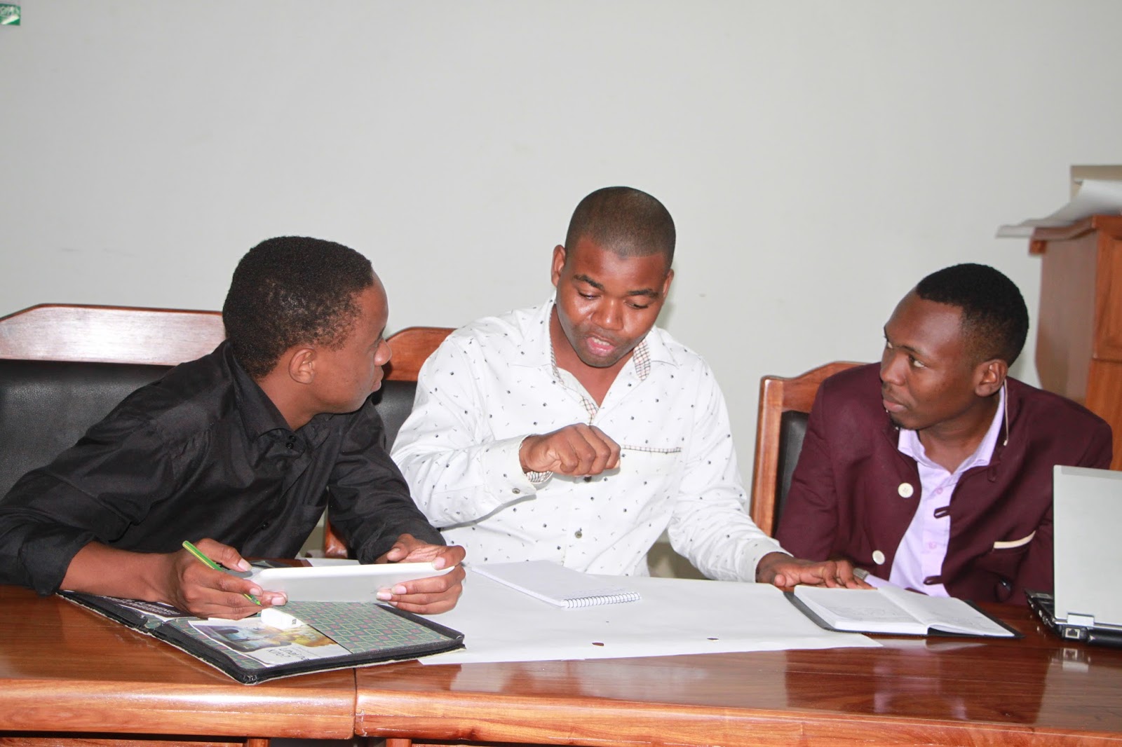 MATUKIO @ MICHUZI BLOG: VIJANA WA ZANZIBARA NA TANZANIA BARA WAKUTANA ...