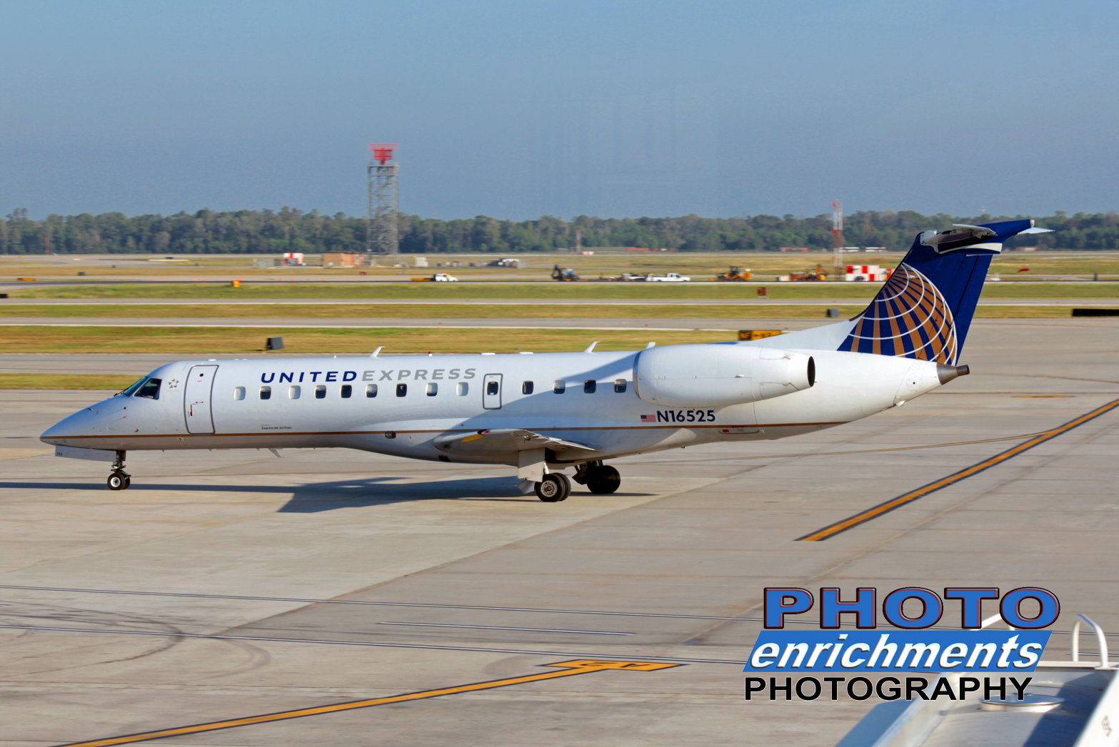 Photo Enrichments: UNITED AIRLINES / UNITED EXPRESS