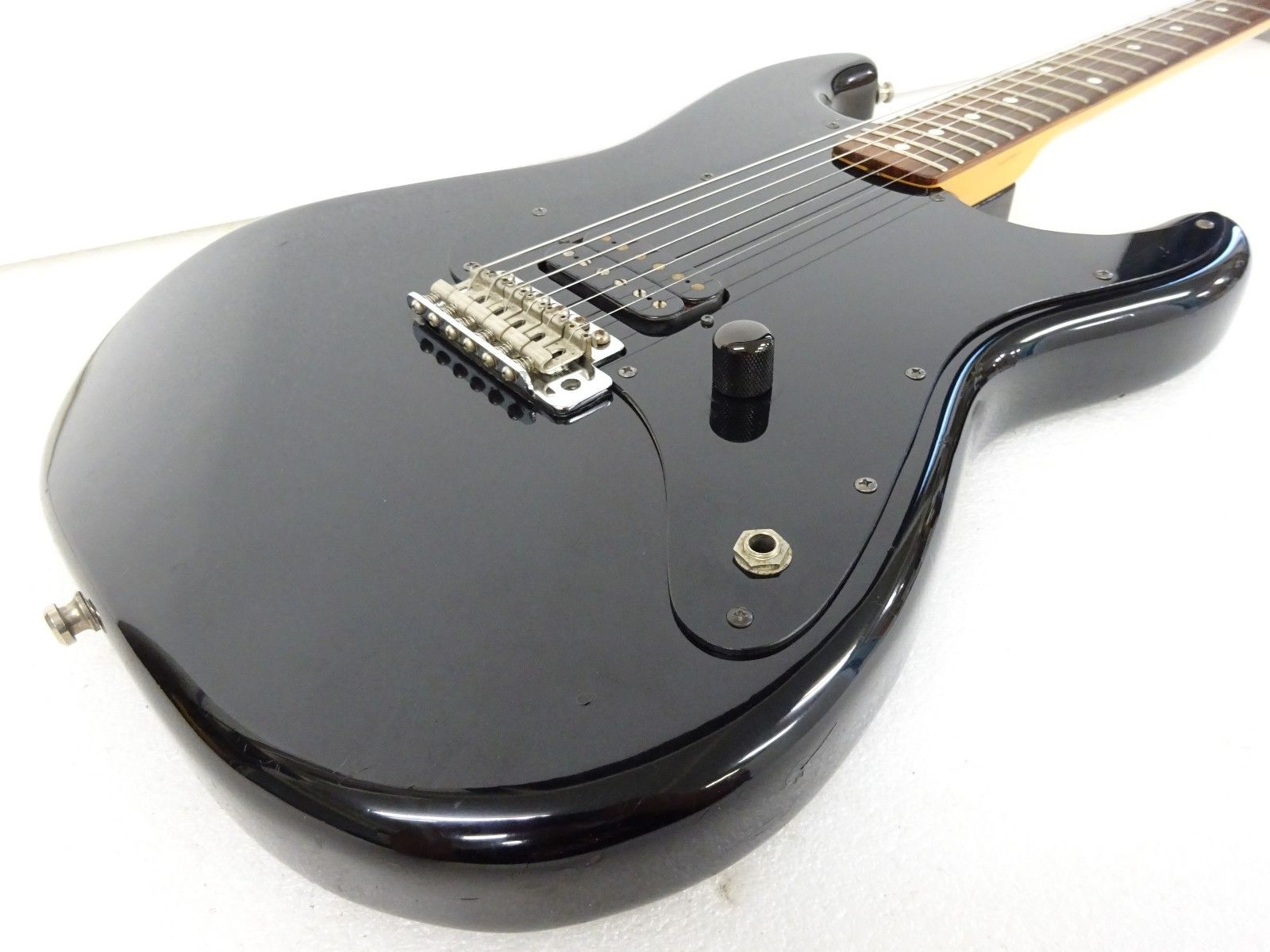 Rex and the Bass: 1985 Fender Squier Stratocaster ST-331 Guitar Review