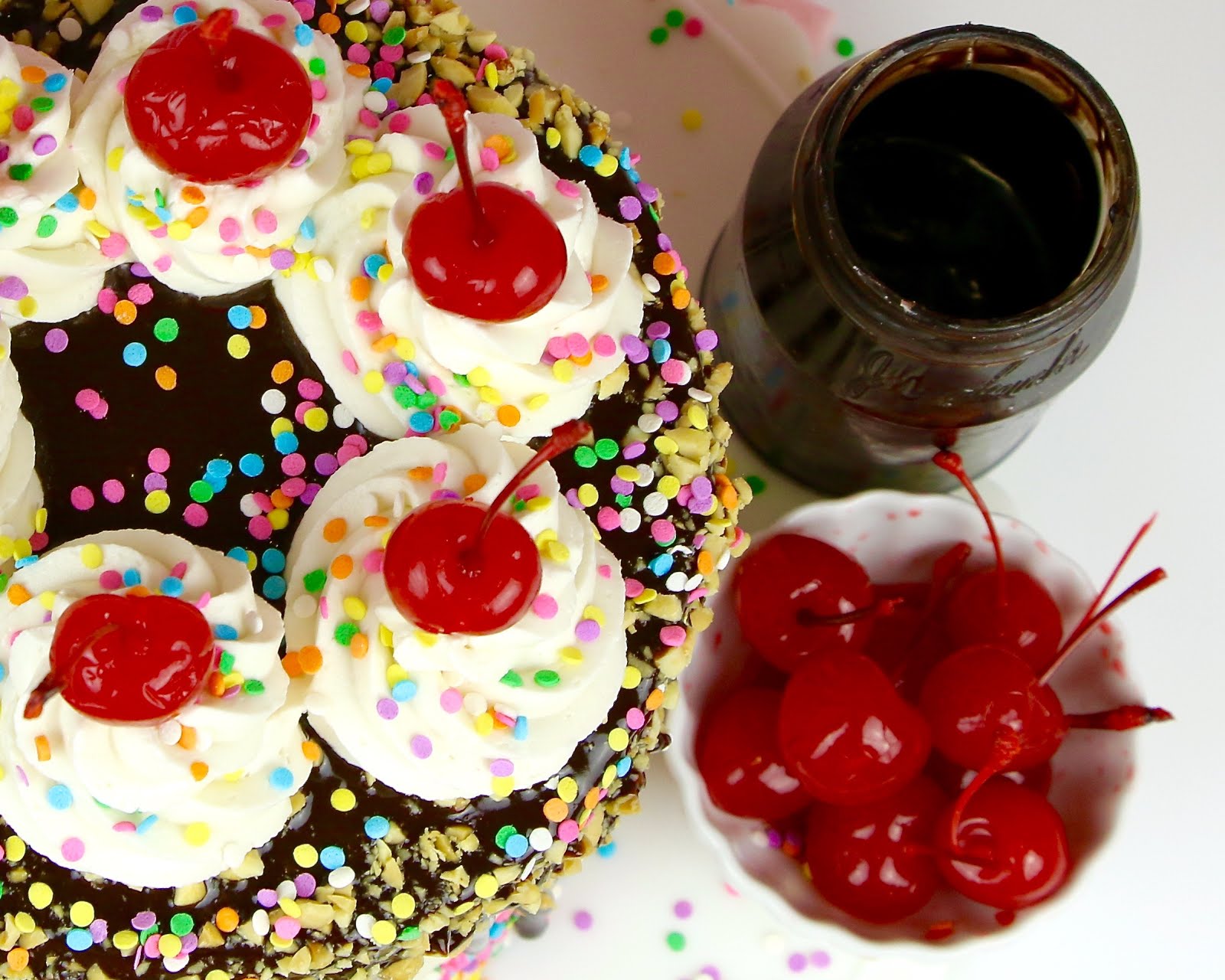 {VIDEO} Chocolate Fudge Sundae Drip Cake - The Lindsay Ann
