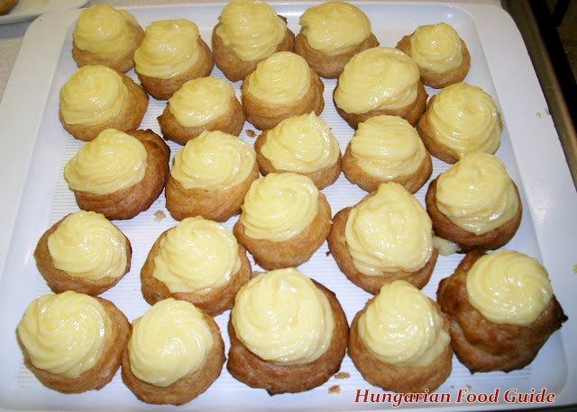 Hungarian Food Guide: Cream Bun - Képviselő fánk (Congressmen Bun)