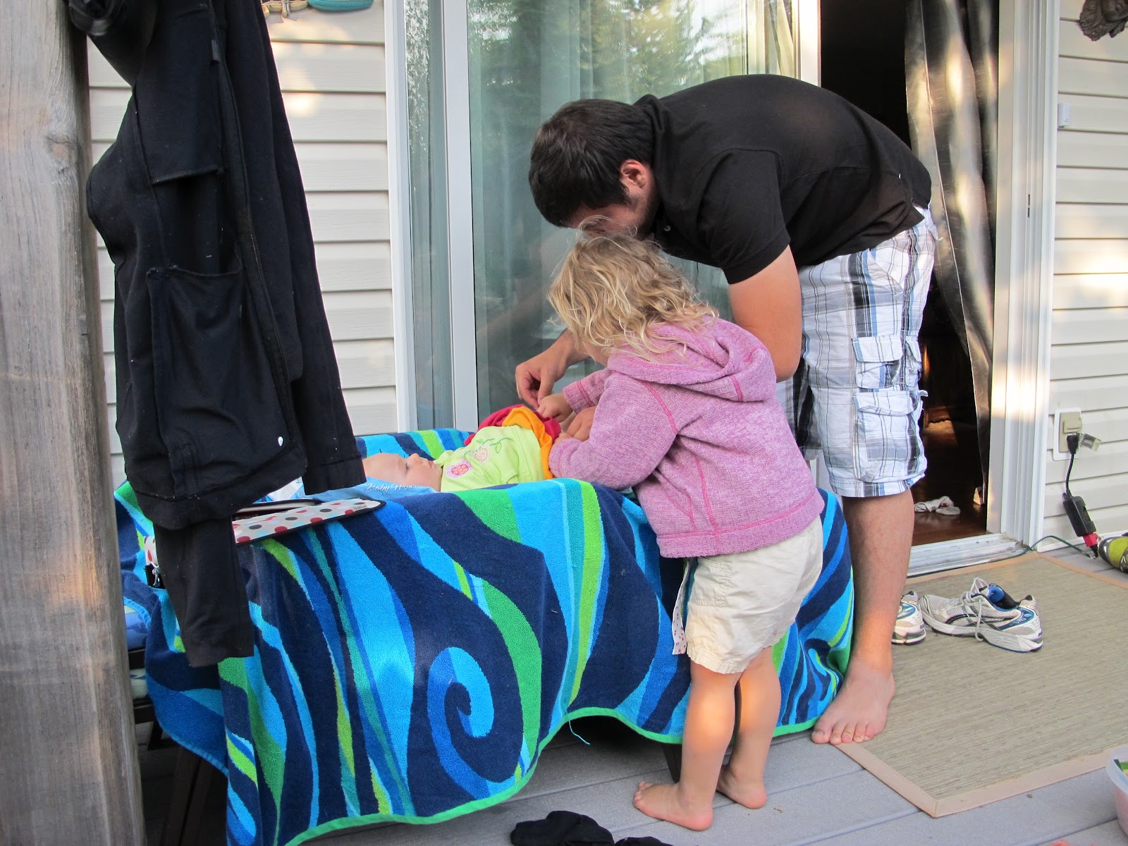 Honeydidyouseethat?: How to Change a Poopy Diaper