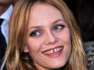 list of celebs: List of Celebs with Gaps in their teeth- Gap Toothed ...