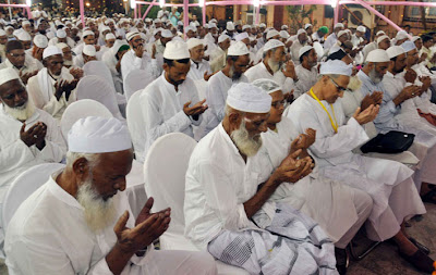 View Patna: Haj pilgrims offer prayers at Haj Bhavan