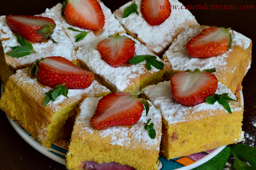 Prajitura simpla cu capsuni - CAIETUL CU RETETE