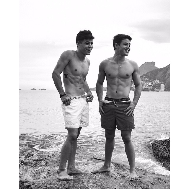 FAMOUSFEET: Brothers Rocha