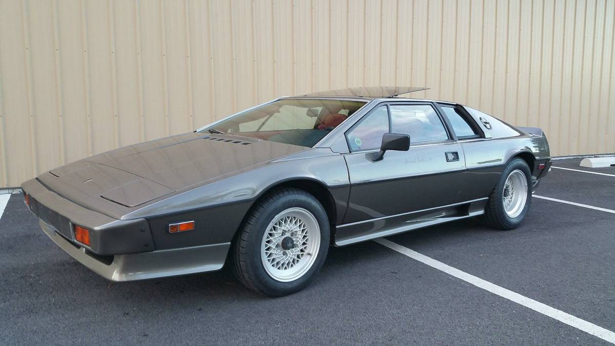 L'esprit d'escalier: 1983 Lotus Esprit Turbo - DailyTurismo