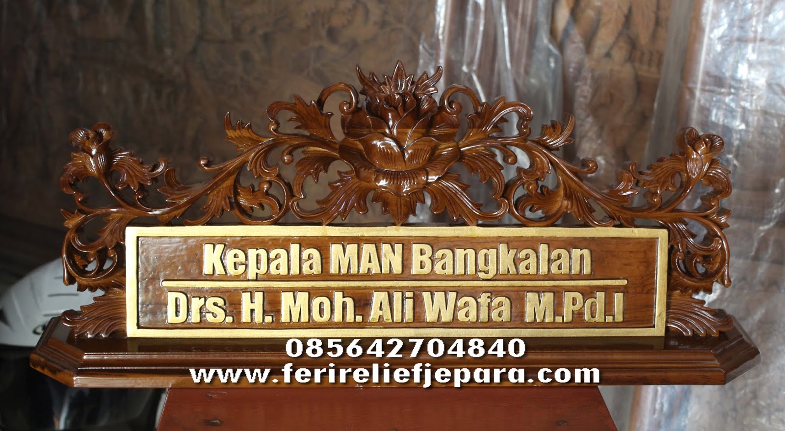 Papan Nama Meja Ukir Kayu Jati - UKIR RELIEF 3 DIMENSI JEPARA