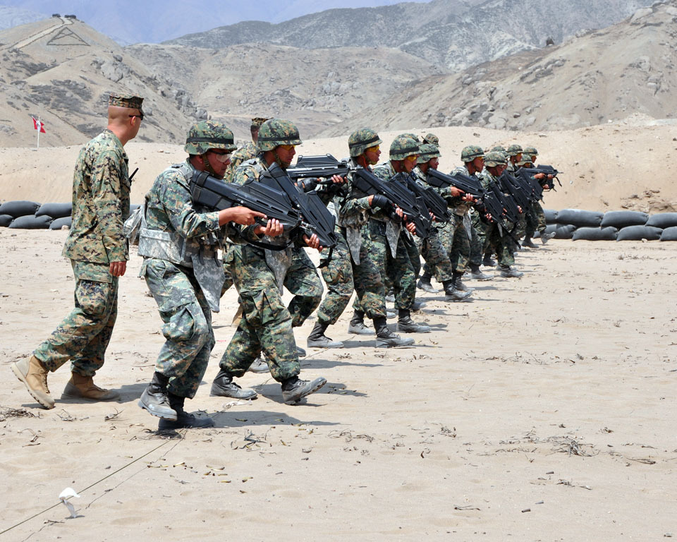 test page: FN F2000 Bullpup Assault Rifles with Peruvian Marines