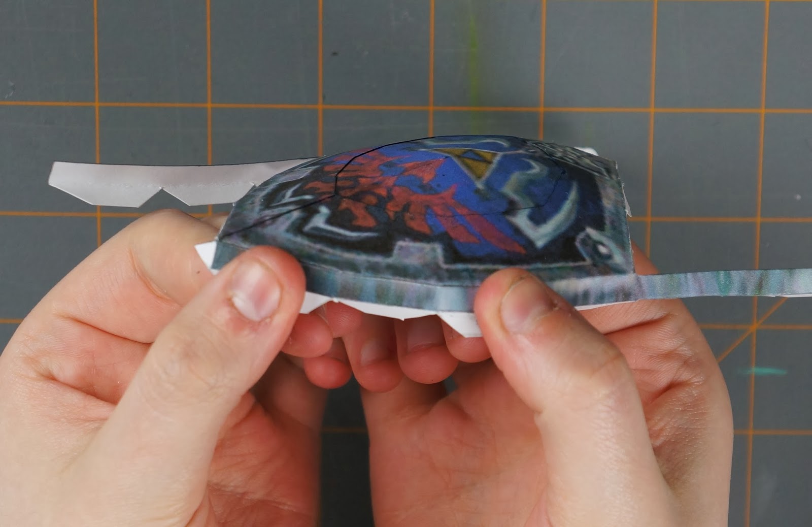 Otaku Crafts: Hylian Shield Ornament