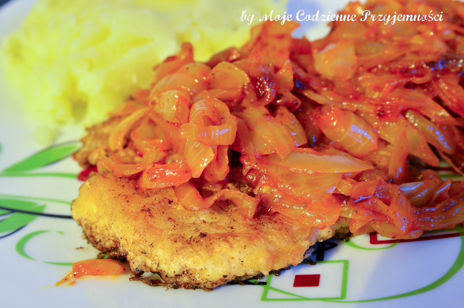 Moje codzienne przyjemności...: RYBA W CEBULI