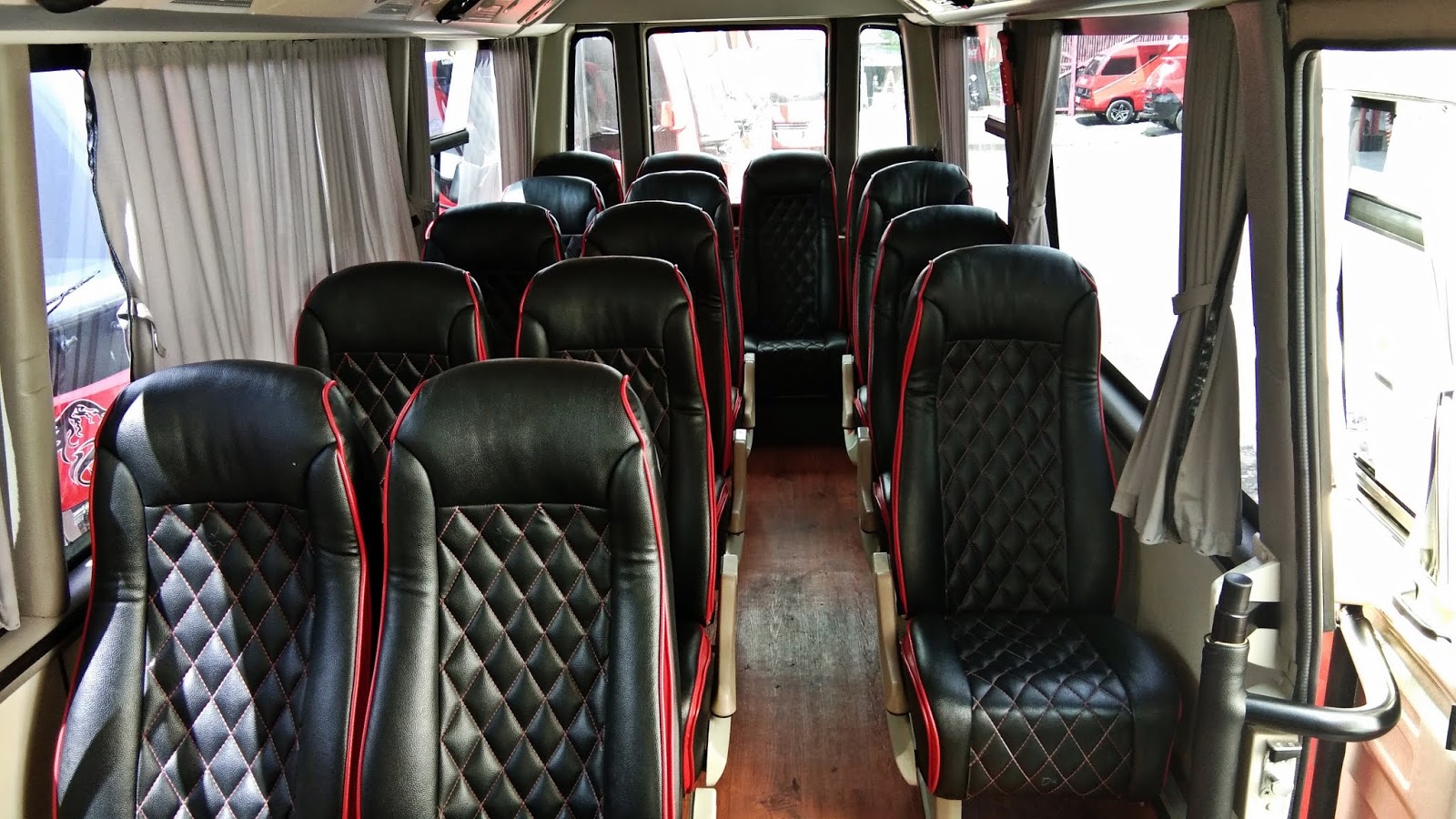 SEWA BUS BANDUNG: SEWA ELF HIACE BANDUNG