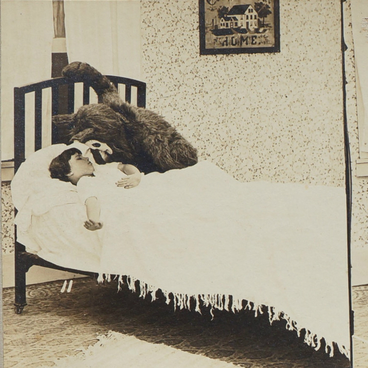 These Creepy Photographs From the 1920s Exemplify Every Childhood Fear ...