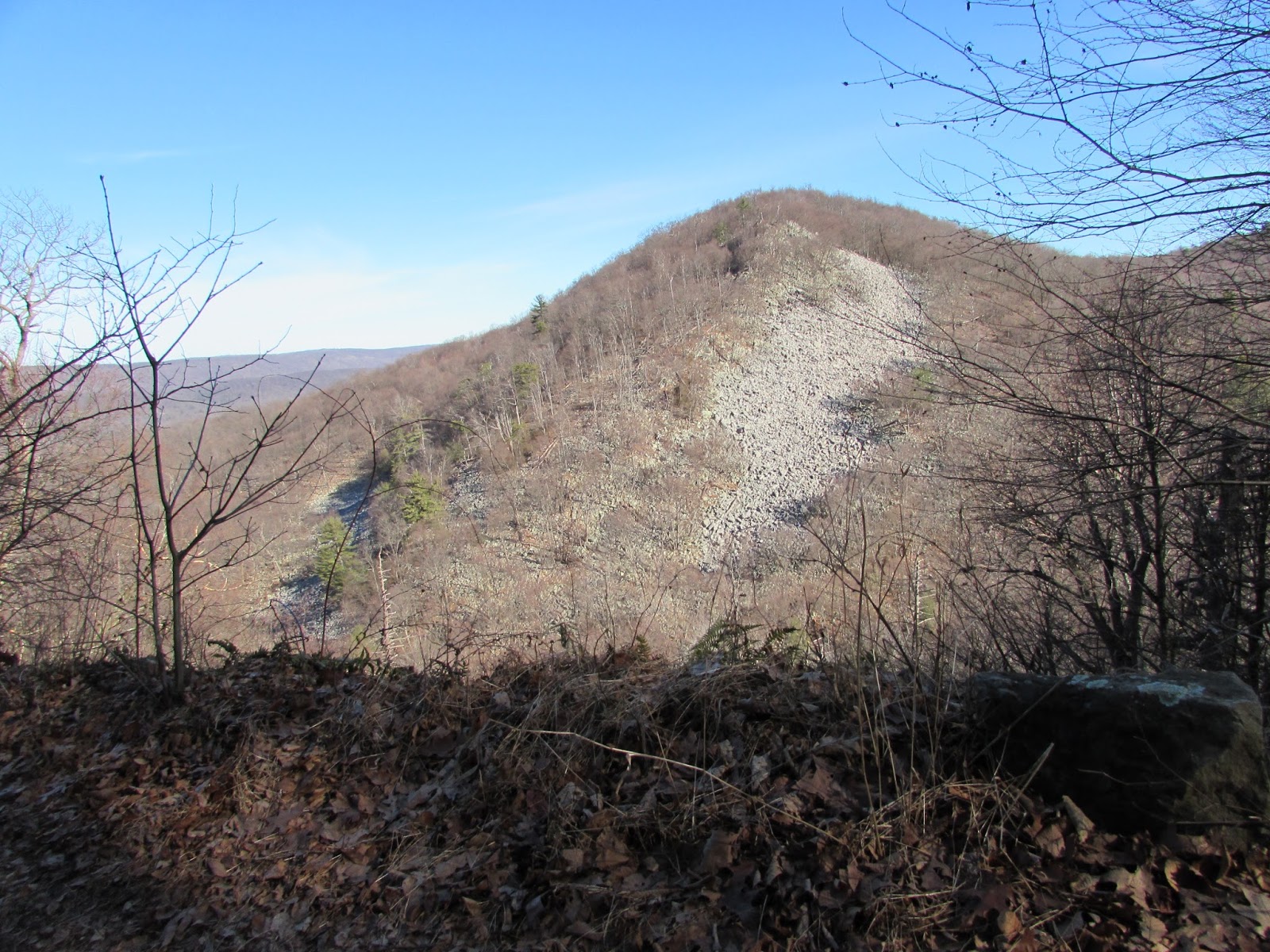 Standing Stone Trail: Hiking to the Throne Room Scenic Overlook in ...
