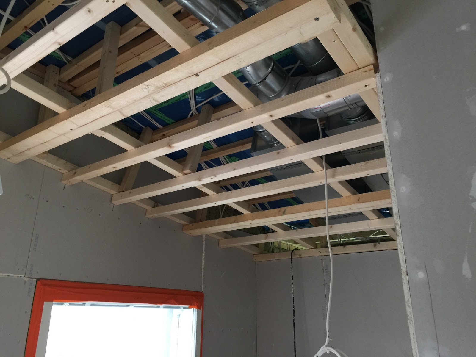 Timpurille talo -Rakennusblogi: Alaslasketun katon rakentaminen