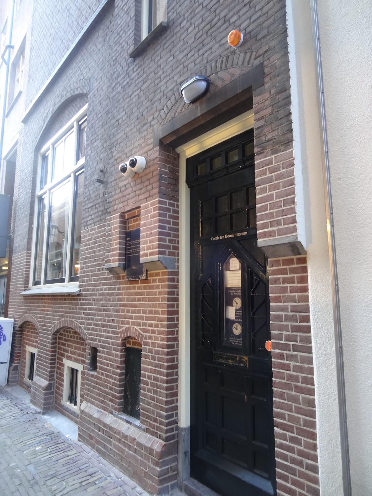 Tiptoe through the tulips with me!: Corrie Ten Boom House/The BéJé