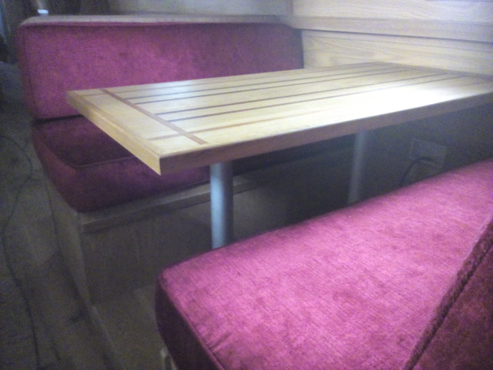 Lynden narrowboat: Dinette