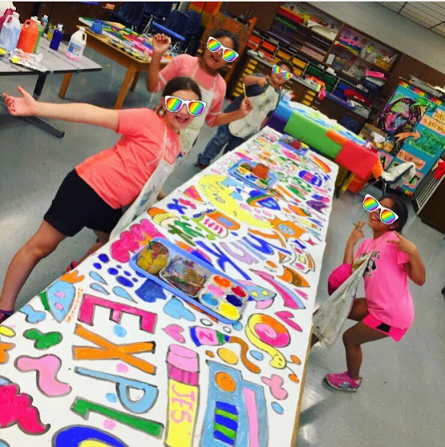 Cassie Stephens: In the Art Room: A Giant Painting Banner for Field Day!