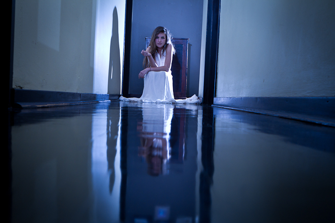 UNPRECEDENTED PICTURES: Courtney Read's Mini Model Photo Shoot