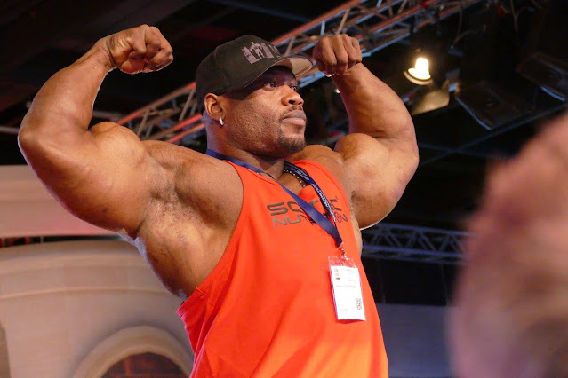 Muscle Lover: Biceps & Biceps