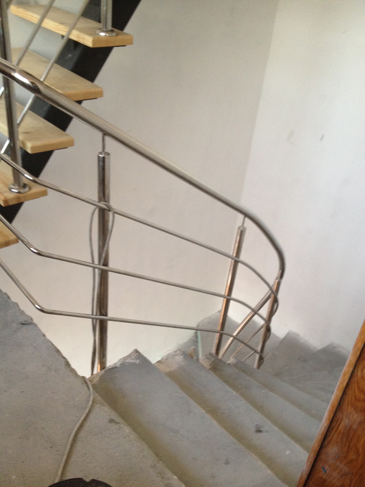 Balustrada din inox cu trei intermediare + scara metalica - Zone Inox