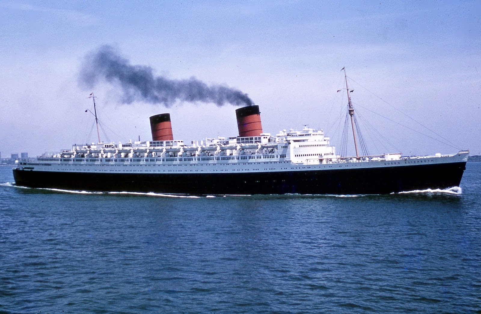SHIPS & THE SEA - BLOGUE dos NAVIOS e do MAR: QUEEN ELIZABETH perdido ...