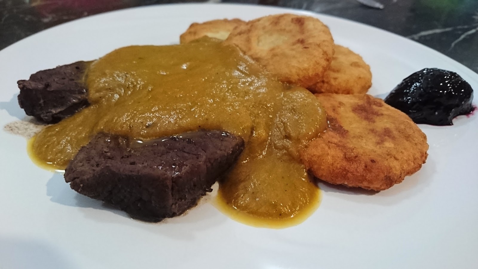 Kate receptes blogja: Sült szarvascomb burgundi mártással és ...