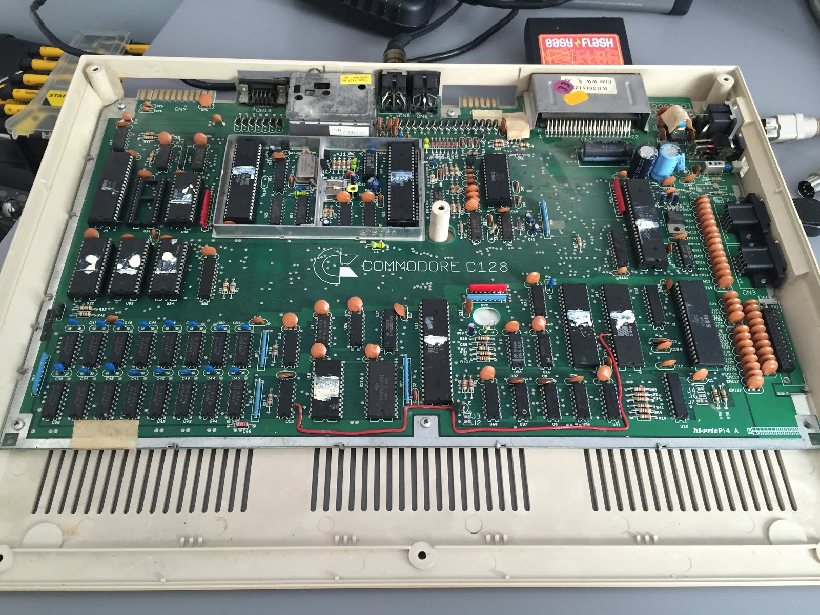 Awesome Retro Games: Commodore 128 RetroBrite and 6581 replacement.