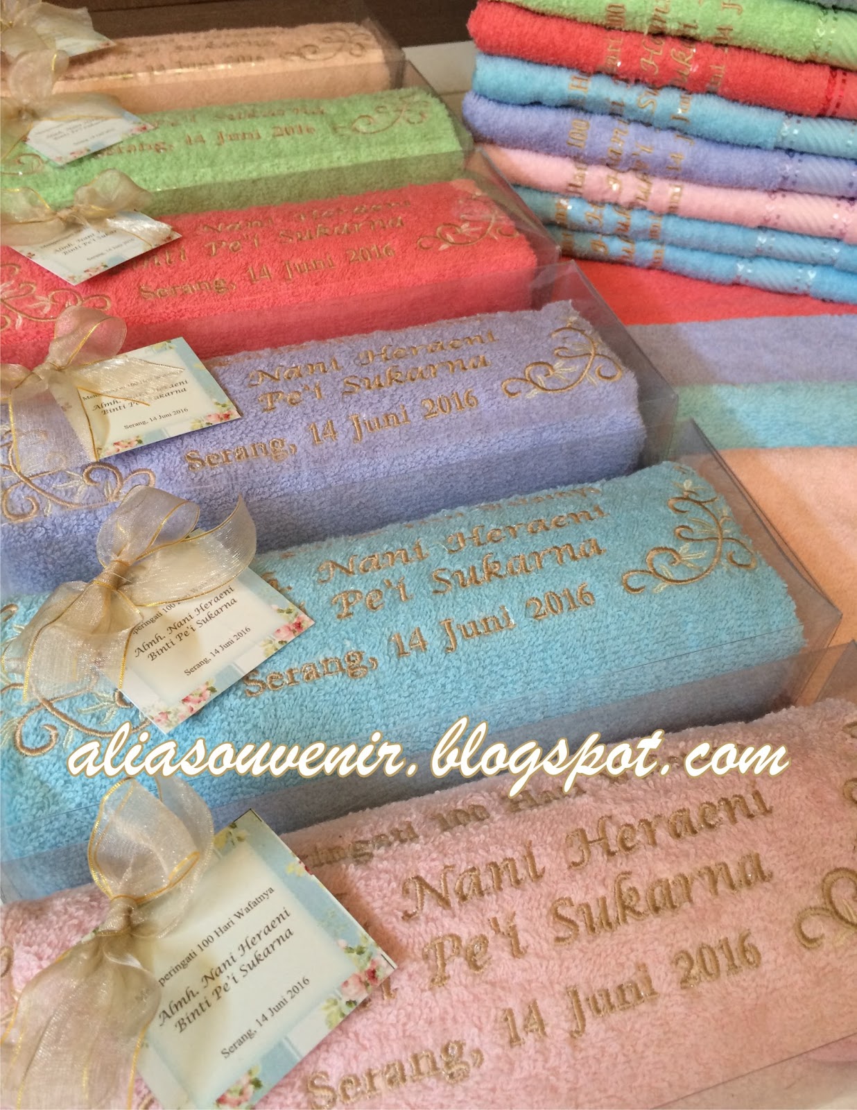 Souvenir Handuk Bordir Ukuran 70x140 kemasan Mika dan Pita Cantik