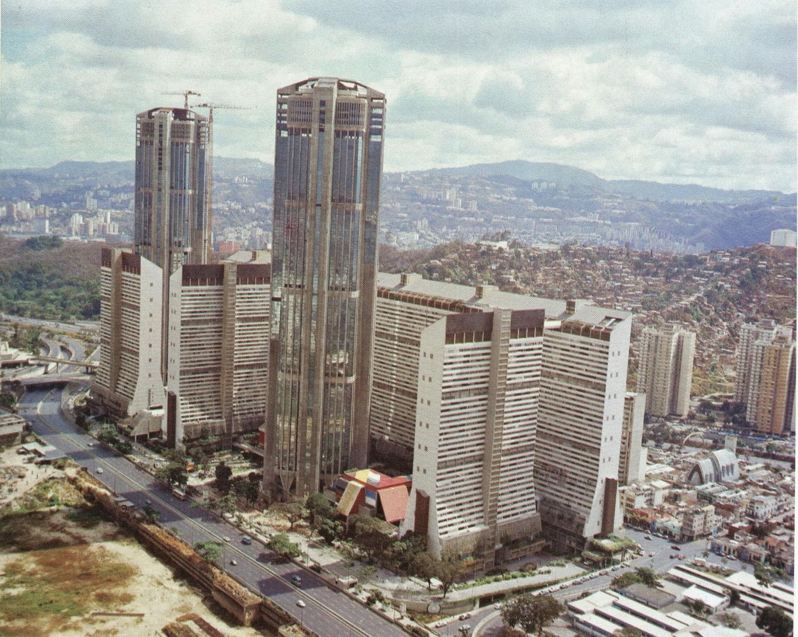 Biografías Históricas Teatro Teresa Carreño: Sandoval Jesús (1942-1977)