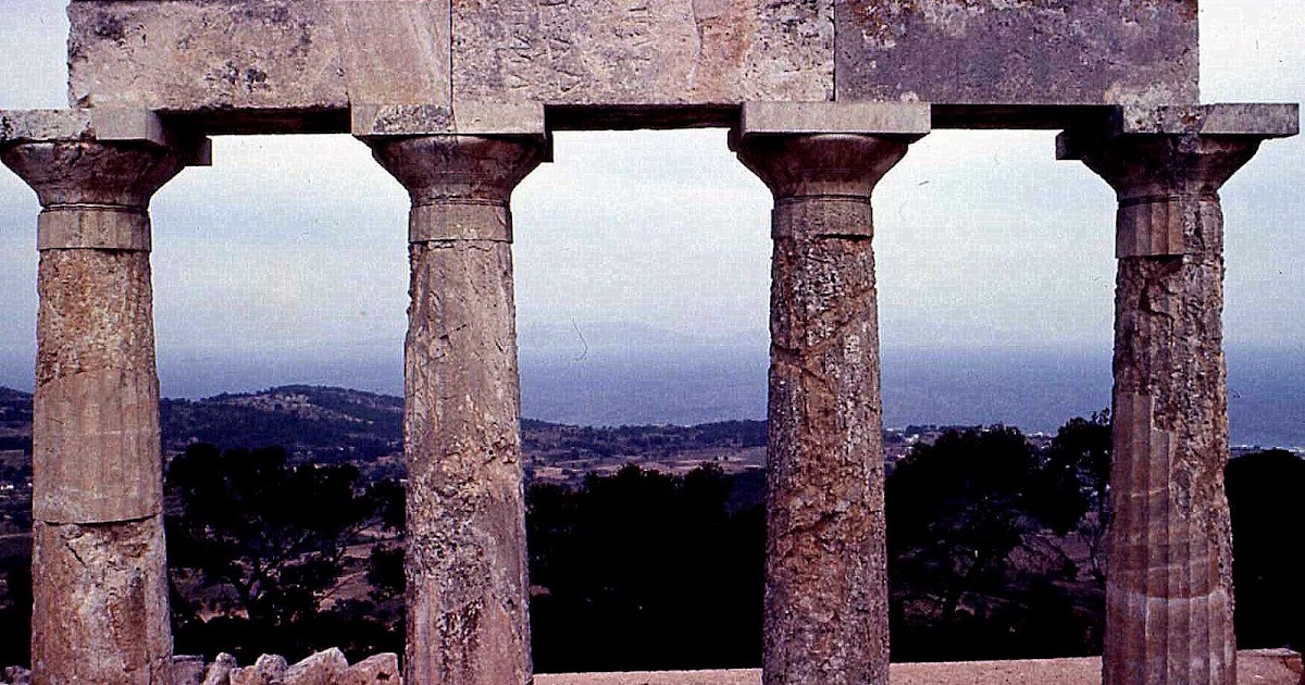 The Mathematical Tourist: Column and Architrave