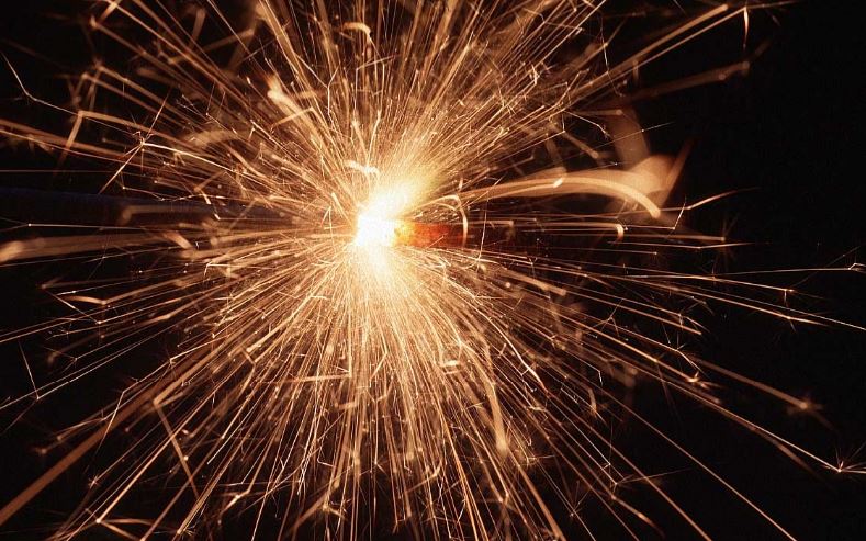 CONFUSED ELECTRON PHYSICS ACADEMY, GURGAON: What is spark?