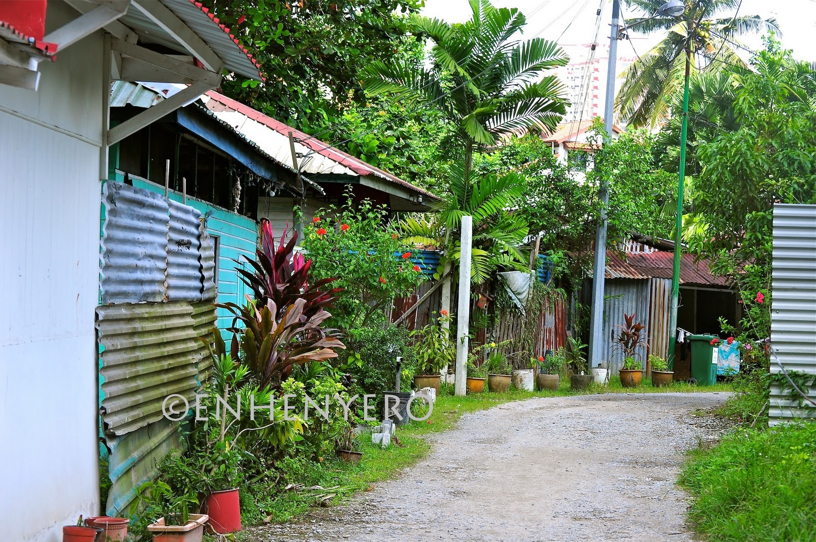 braggies: Exploring Kampong Buangkok, Singapore