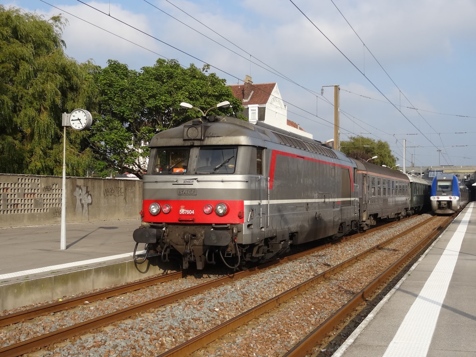 LA PASSION DU TRAIN: Train Spécial Paris- Calais , le retour mais avec la BB 67604
