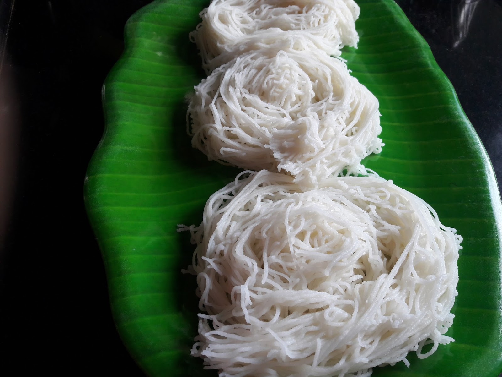 Idiyappam/Semige/Rice Sev/Putu mayam - by AroundTheKitchen