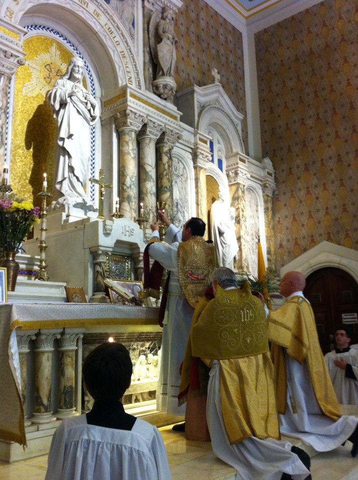 Missa Gregoriana no Mundo . SANTIDADE: Solemn Mass at Miami's Gesu. Two ...