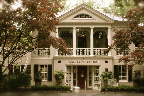 The Modest Peacock: The Swan House and Other Lovely Things!