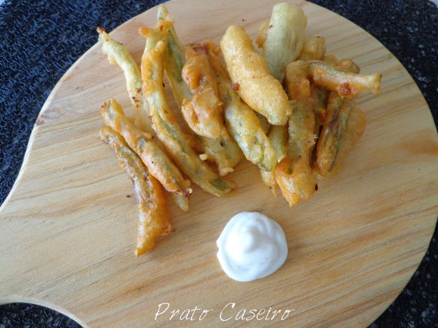 Prato Caseiro: Peixinhos da horta com molho de iogurte e hortelã