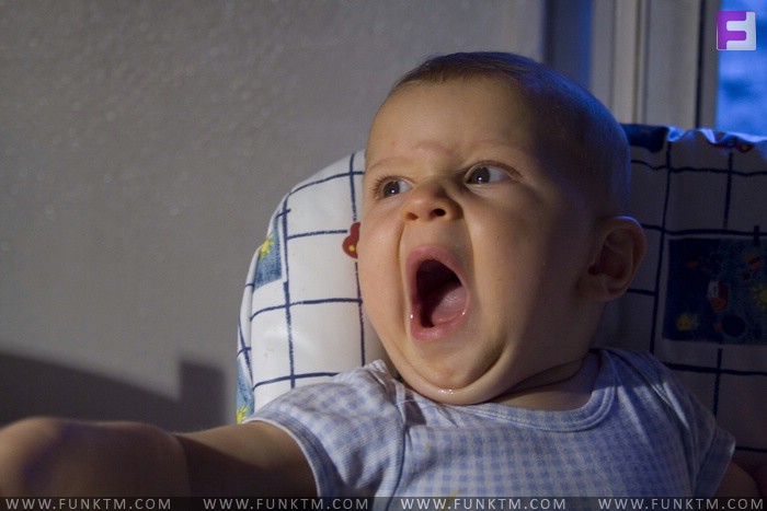 Yawning little kids (13 Pics)