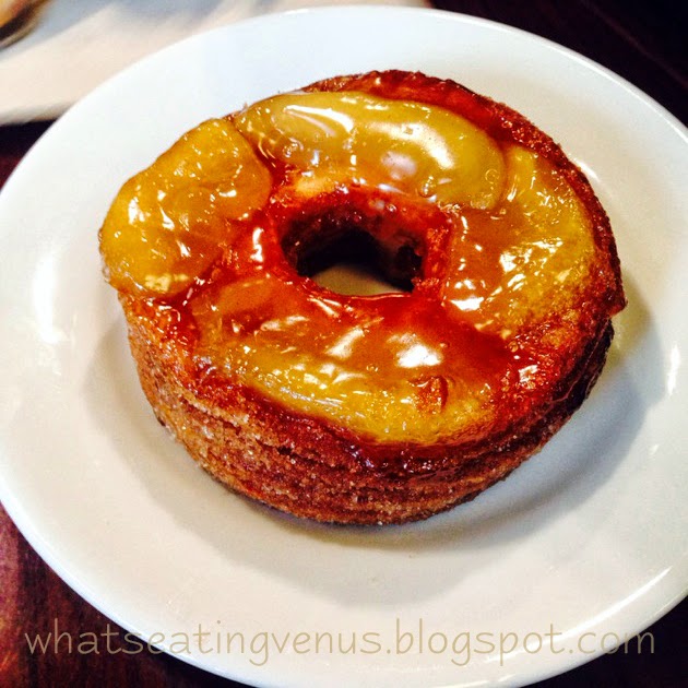 whatseatingvenus: The Highlands Coffee Croughnut Experience
