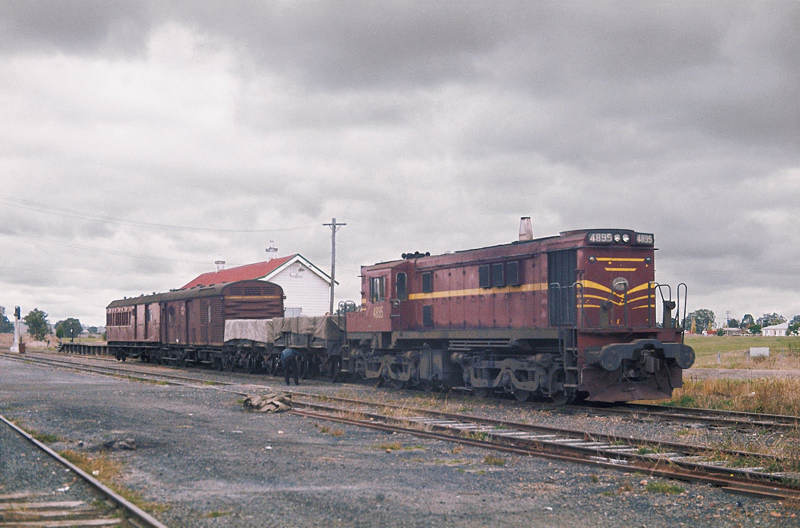 Phil Buckley's travels: RAILWAYS DOWN SOUTH - BOOROWA BRANCH LINE