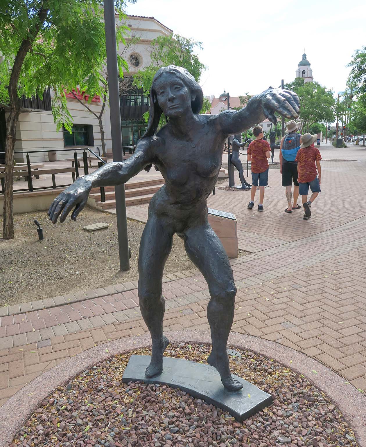 An Apel a Day: Urban Adventure Quest Review