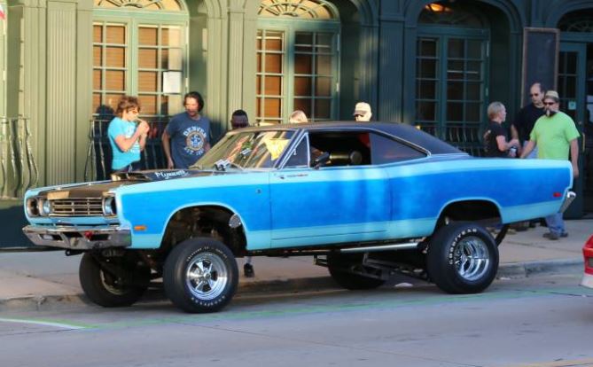 Just A Car Guy: street freak 69 Road Runner is on Craiglist looking for ...