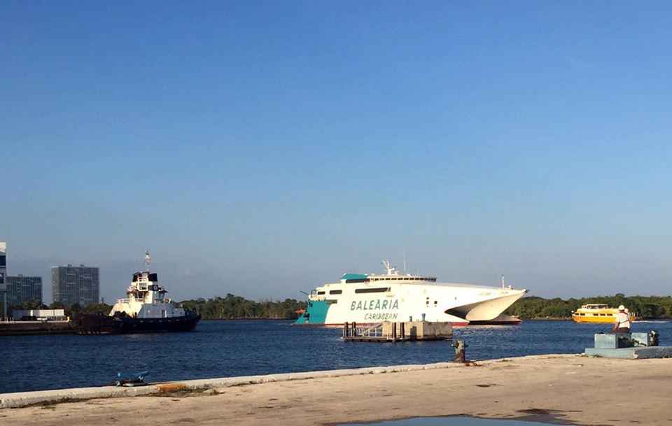 FERRYBALEAR: El Fast Ferry de Baleària Caribbean "Jaume I", toca por ...