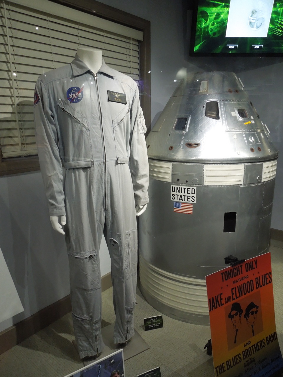 Hollywood Movie Costumes and Props: Tom Hanks NASA jumpsuit and Apollo ...