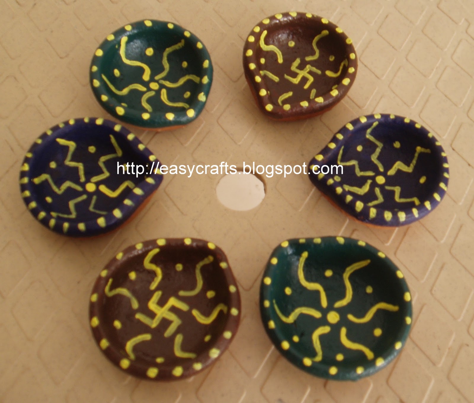 Easy Crafts - Explore your creativity: Painted diyas / Agal vilakku