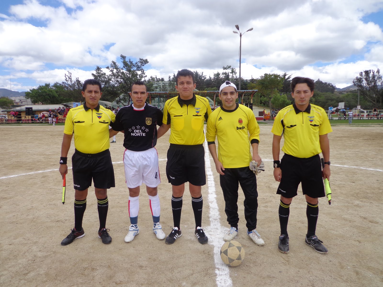 Imagenes De Arbitros De Futbol