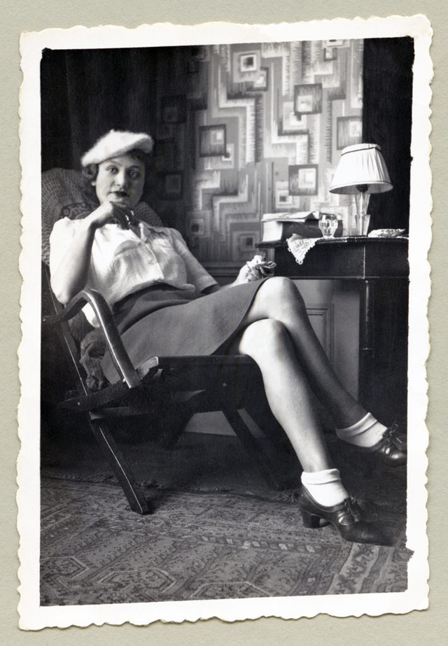 Vintage Leggy Beauties: Charming Photos of Women in Their Skirts During ...